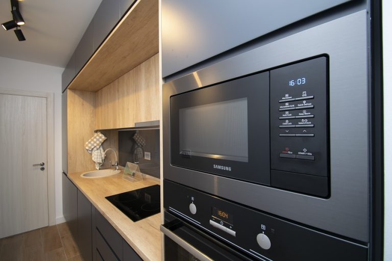 BUCĂTĂRIE MDF VOPSIT MAT 138 - Mobila Bucatarie la comanda - Kitchen Expert