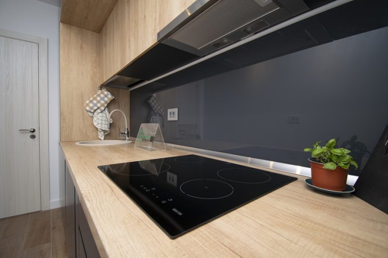BUCĂTĂRIE MDF VOPSIT MAT 138 - Mobila Bucatarie la comanda - Kitchen Expert