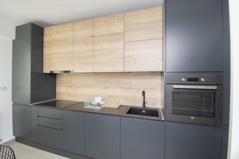 BUCĂTĂRIE MDF VOPSIT MAT 114 - Mobila Bucatarie la comanda - Kitchen Expert