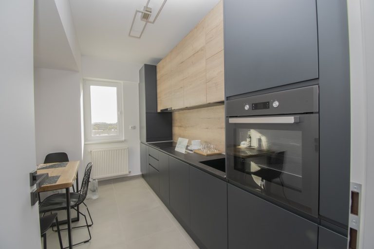 BUCĂTĂRIE MDF VOPSIT MAT 114 - Mobila Bucatarie la comanda - Kitchen Expert