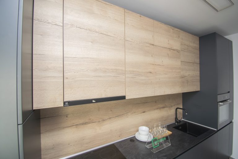 BUCĂTĂRIE MDF VOPSIT MAT 114 - Mobila Bucatarie la comanda - Kitchen Expert